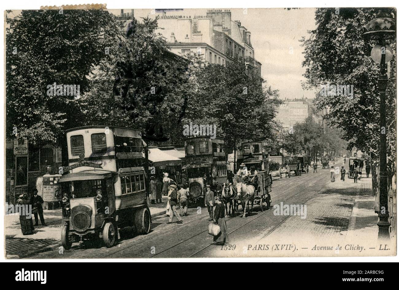 Avenue de Clichy, Paris, France Stock Photo - Alamy