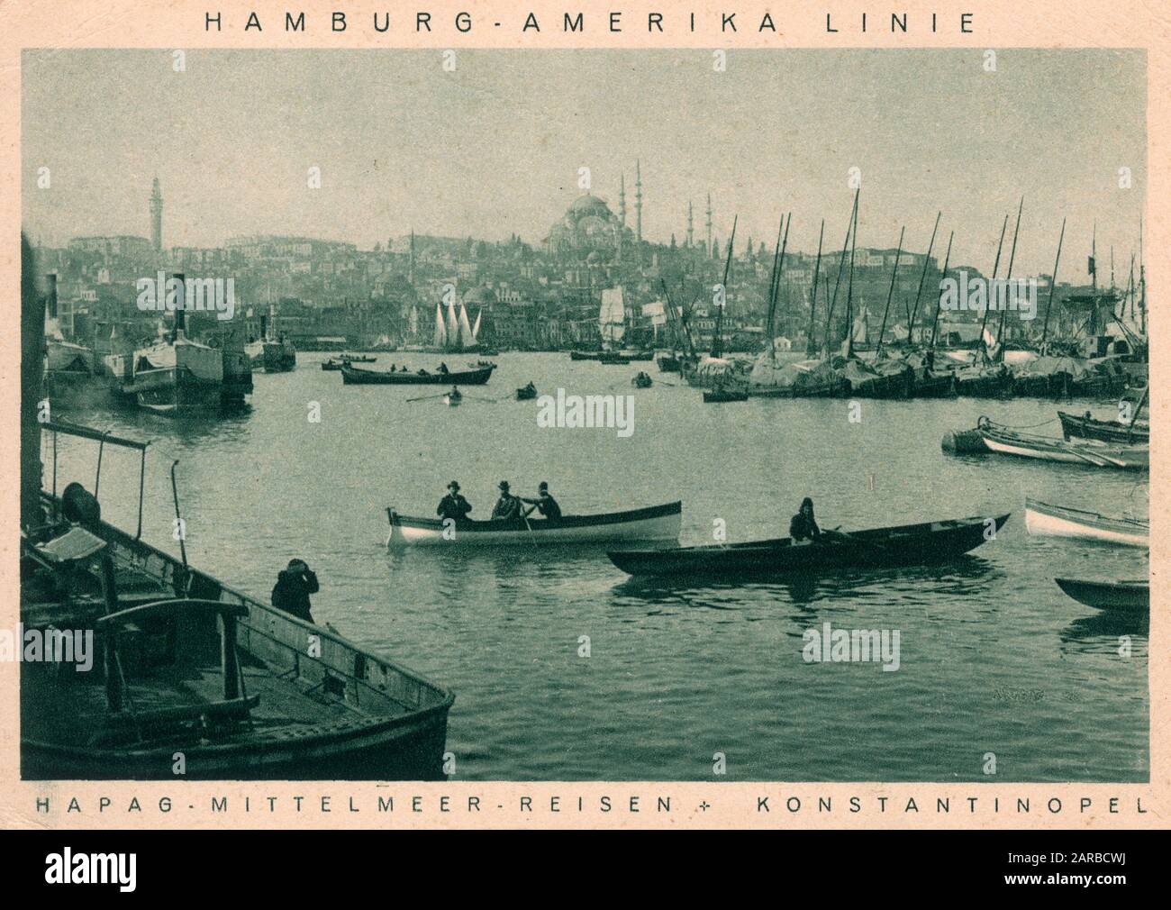 Istanbul, Turkey - Pigeons in the courtyard of a Mosque Stock Photo - Alamy