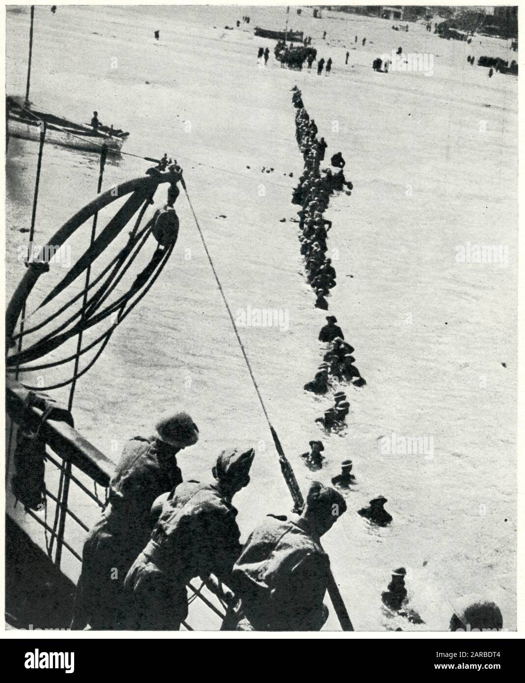 Dunkirk 1940 evacuation beach hi-res stock photography and images - Alamy