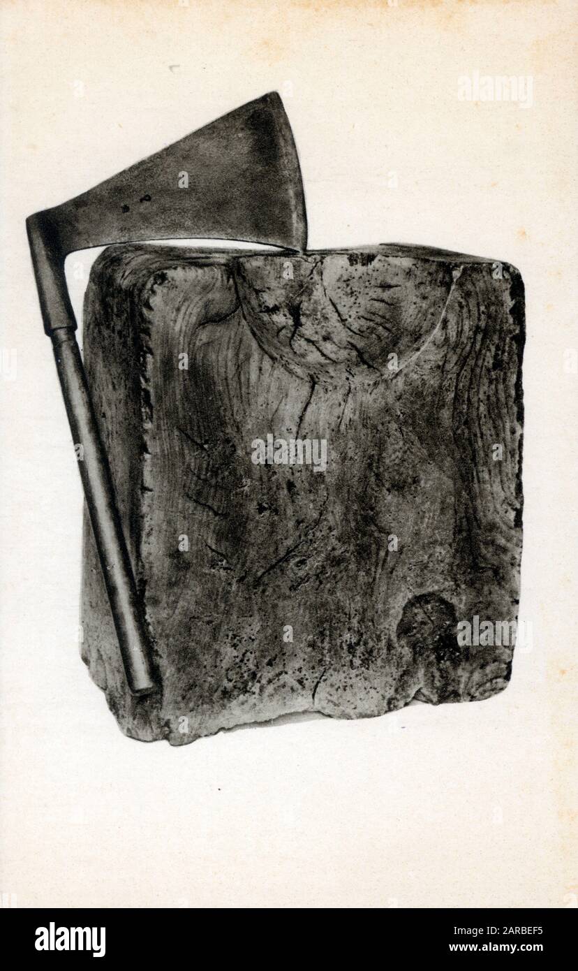 Axe executioners block hi-res stock photography and images - Alamy