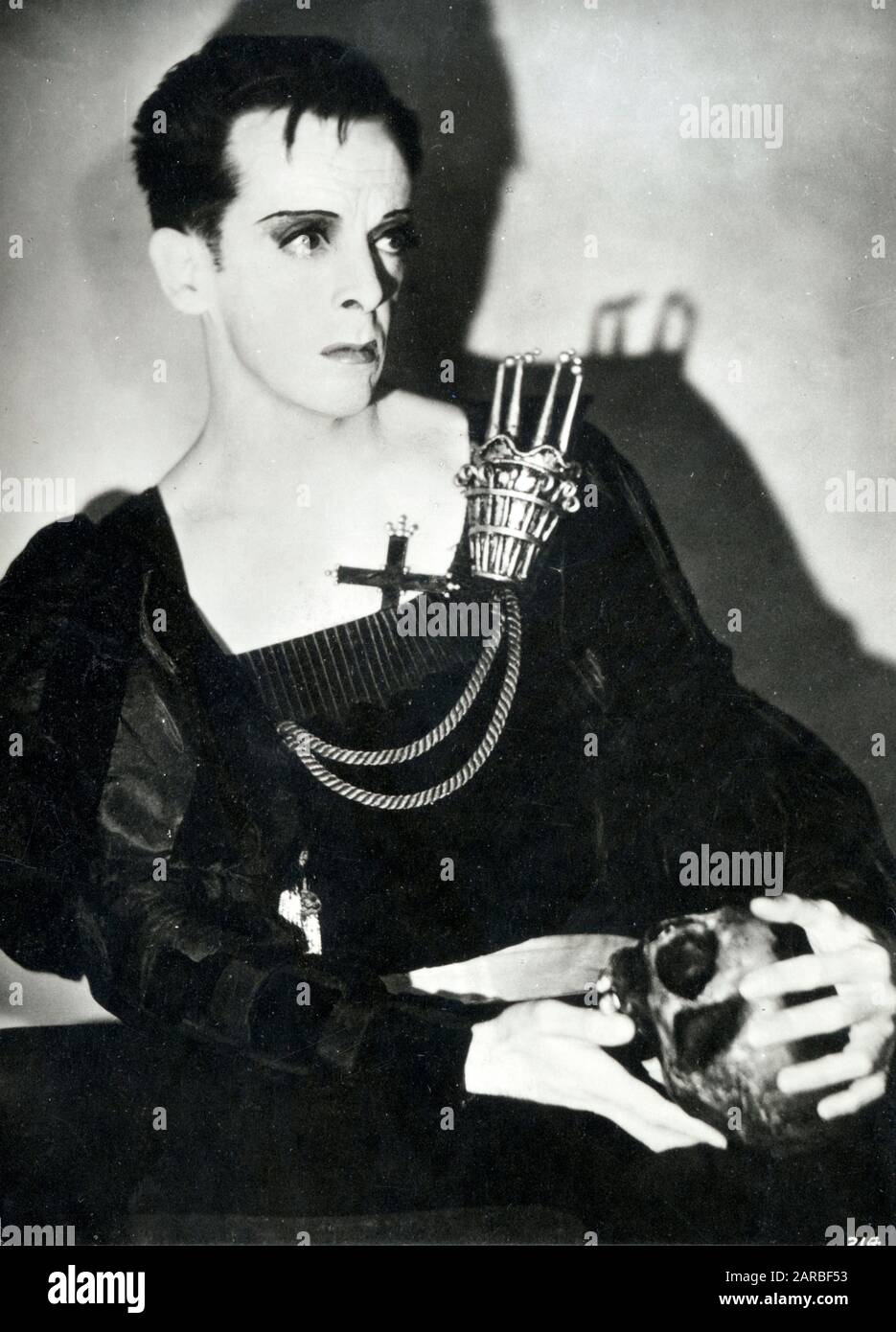 Hamlet theatre production hi-res stock photography and images - Alamy