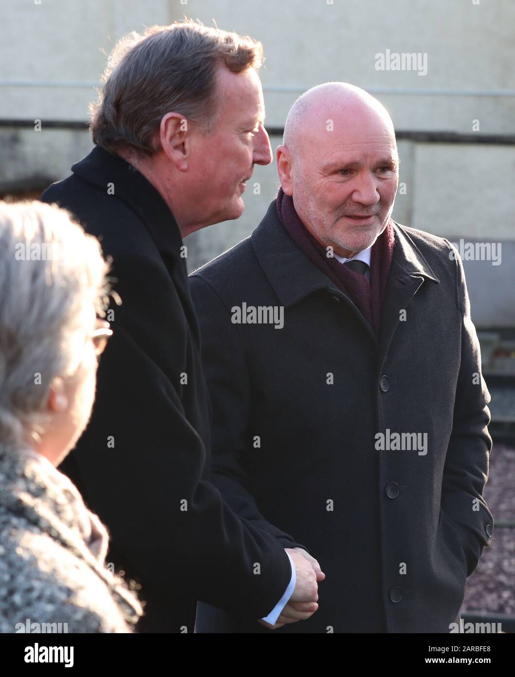 Alex maskey funeral seamus mallon hi-res stock photography and images ...