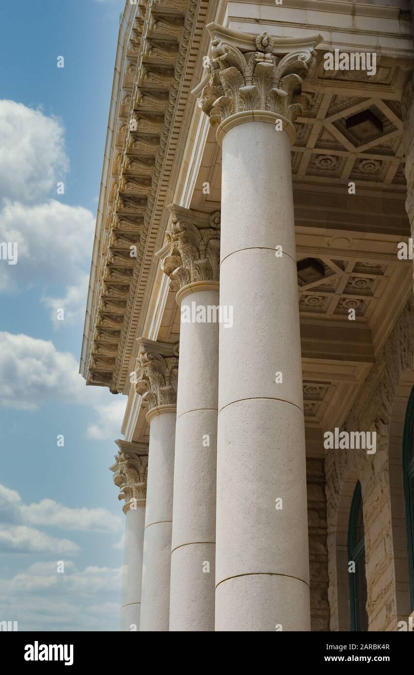 Stone Columns on Courthouse Stock Photo - Alamy