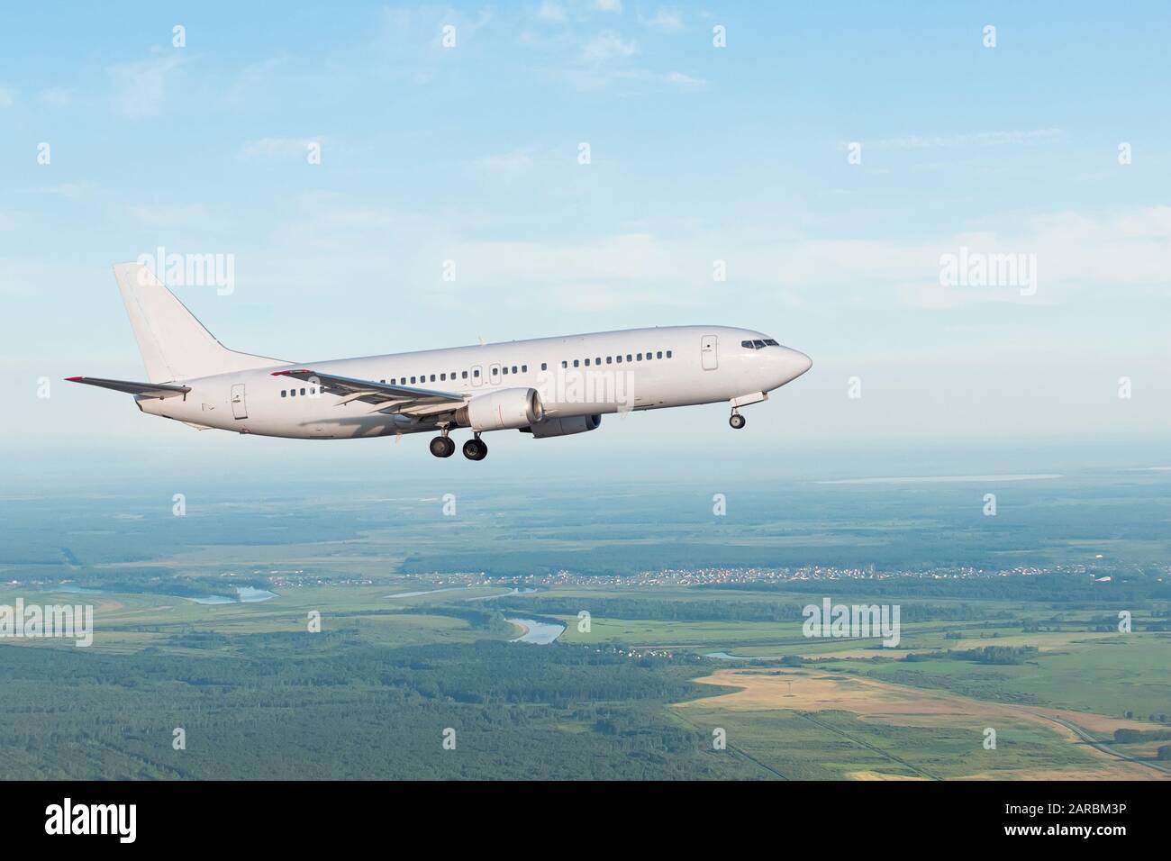 Plane approach before landing hi-res stock photography and images - Alamy