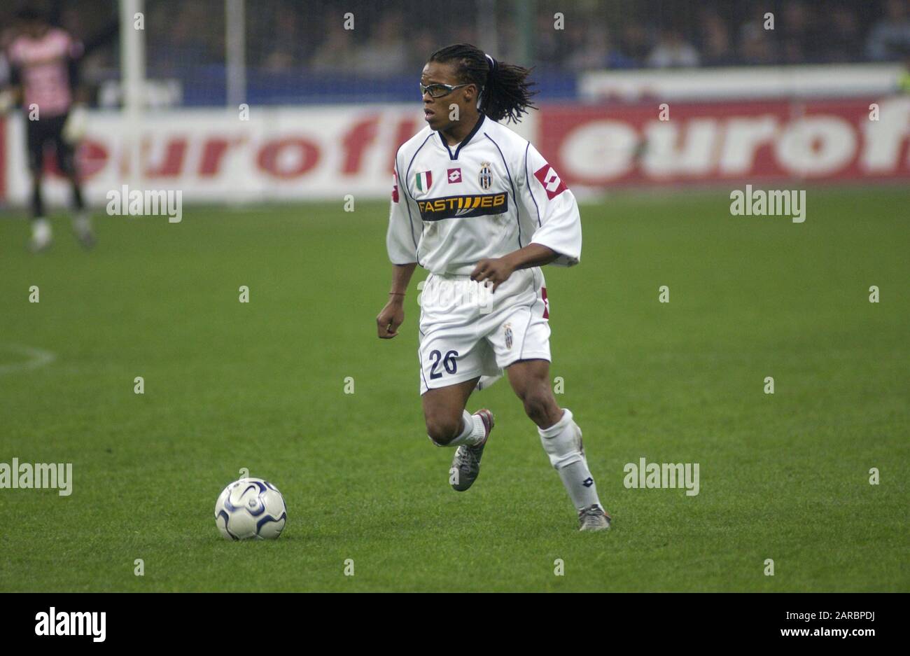 Juventus edgar davids in action hi-res stock photography and images - Alamy