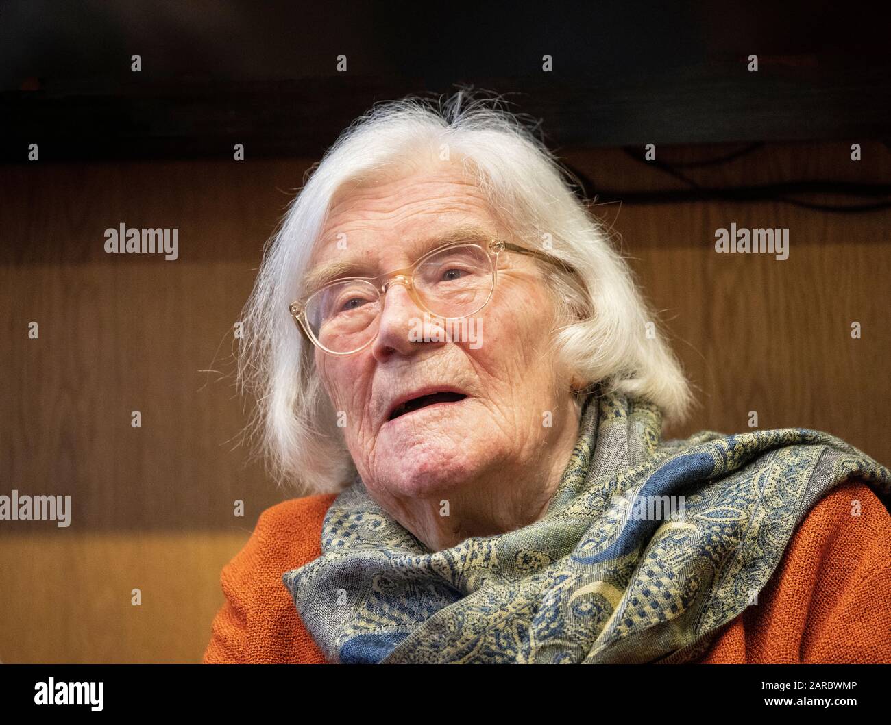 Female authors women woman hi-res stock photography and images - Alamy