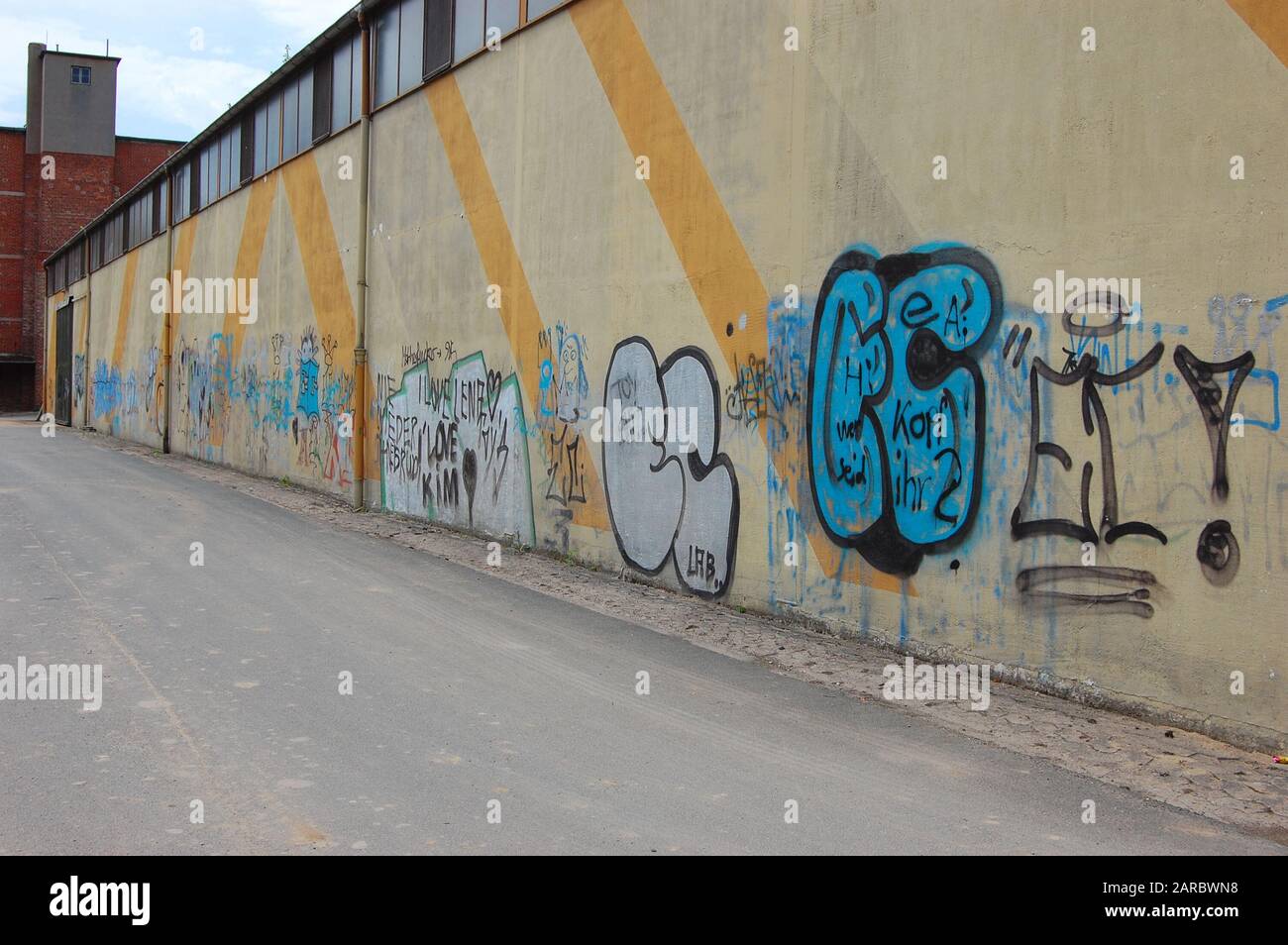 Graffiti on building Stock Photo - Alamy