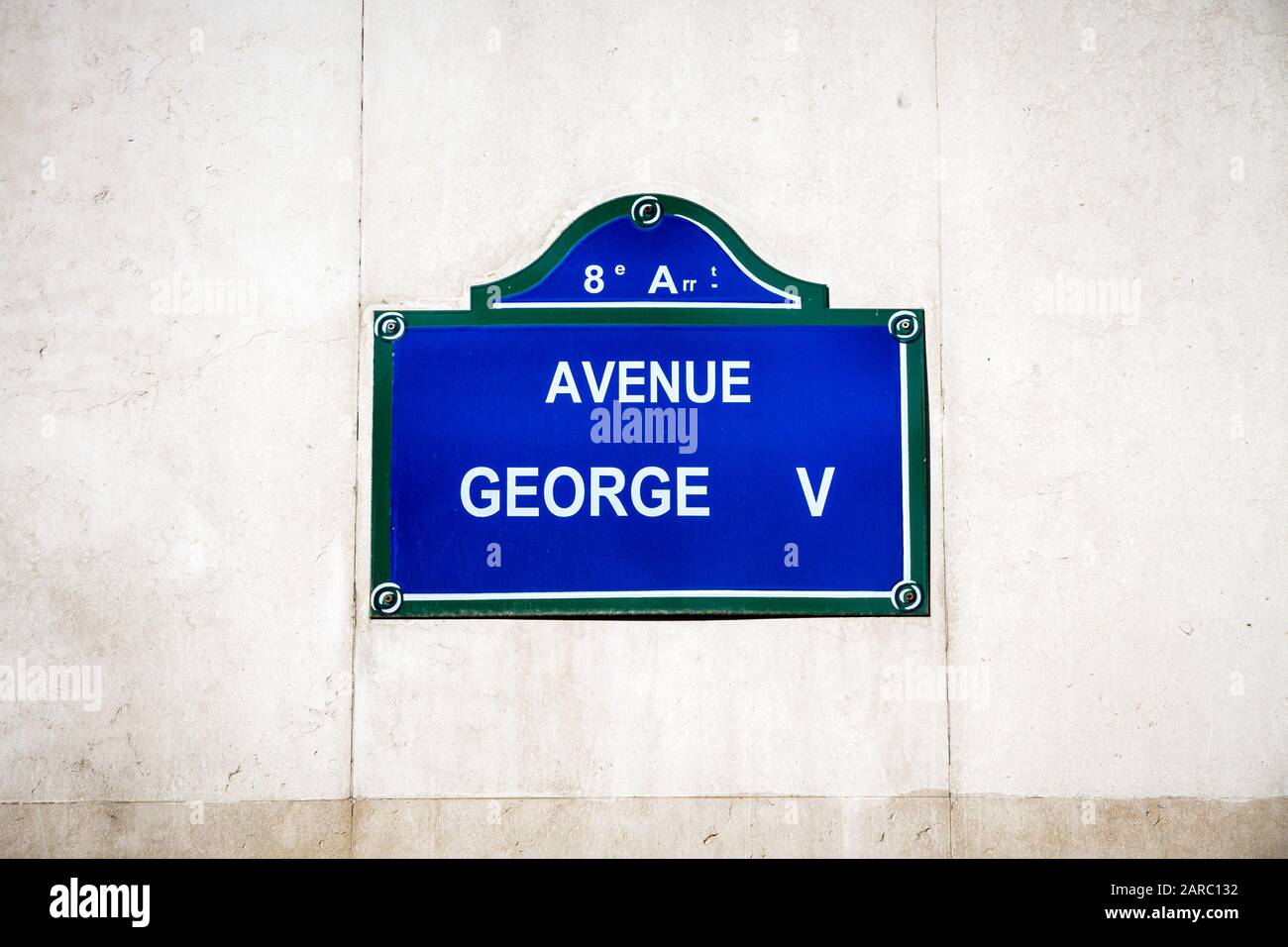 Avenue George V street sign in Paris, France Stock Photo - Alamy