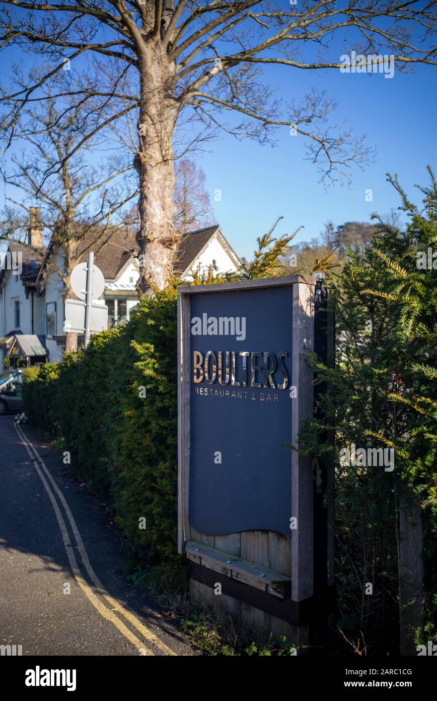 Maidenhead sign hi-res stock photography and images - Alamy