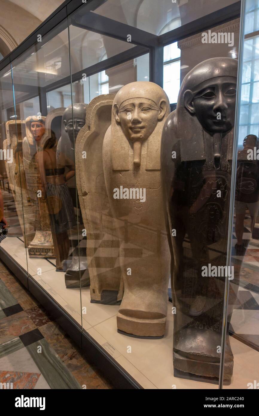 Sully wing louvre hi-res stock photography and images - Alamy
