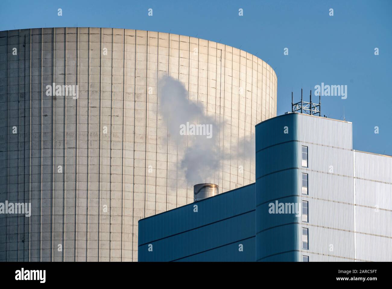The hard coal-fired power plant Datteln 4, operated by Uniper, on the ...