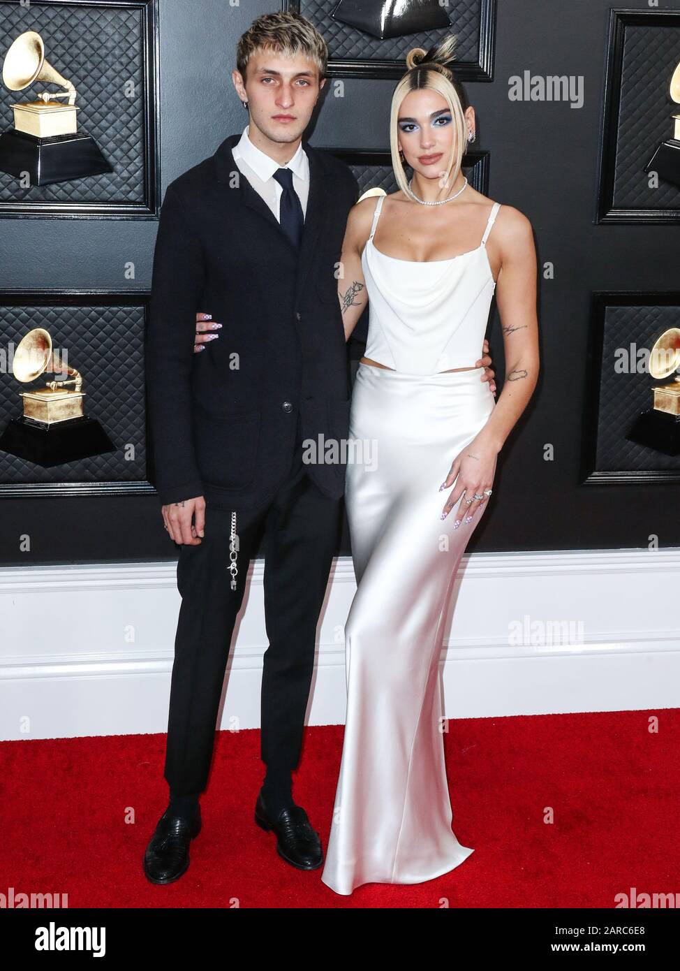 LOS ANGELES, CALIFORNIA, USA - JANUARY 26: Anwar Hadid and girlfriend ...