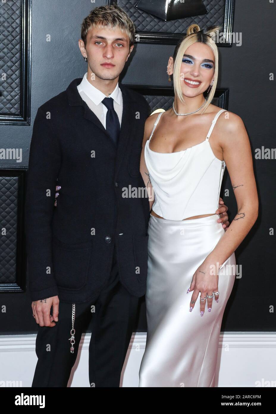 LOS ANGELES, CALIFORNIA, USA - JANUARY 26: Anwar Hadid and girlfriend ...