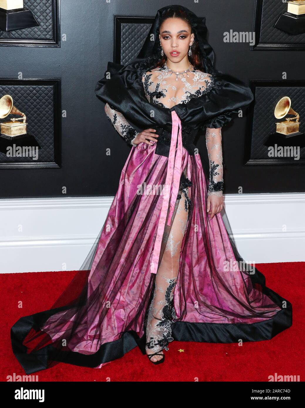 Fka twigs singer hi-res stock photography and images - Alamy