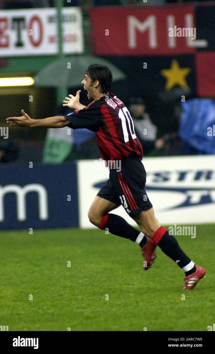 Real madrid goal 2002 hi-res stock photography and images - Alamy