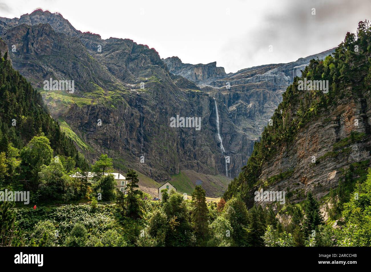 Upper pyrenees hi-res stock photography and images - Alamy