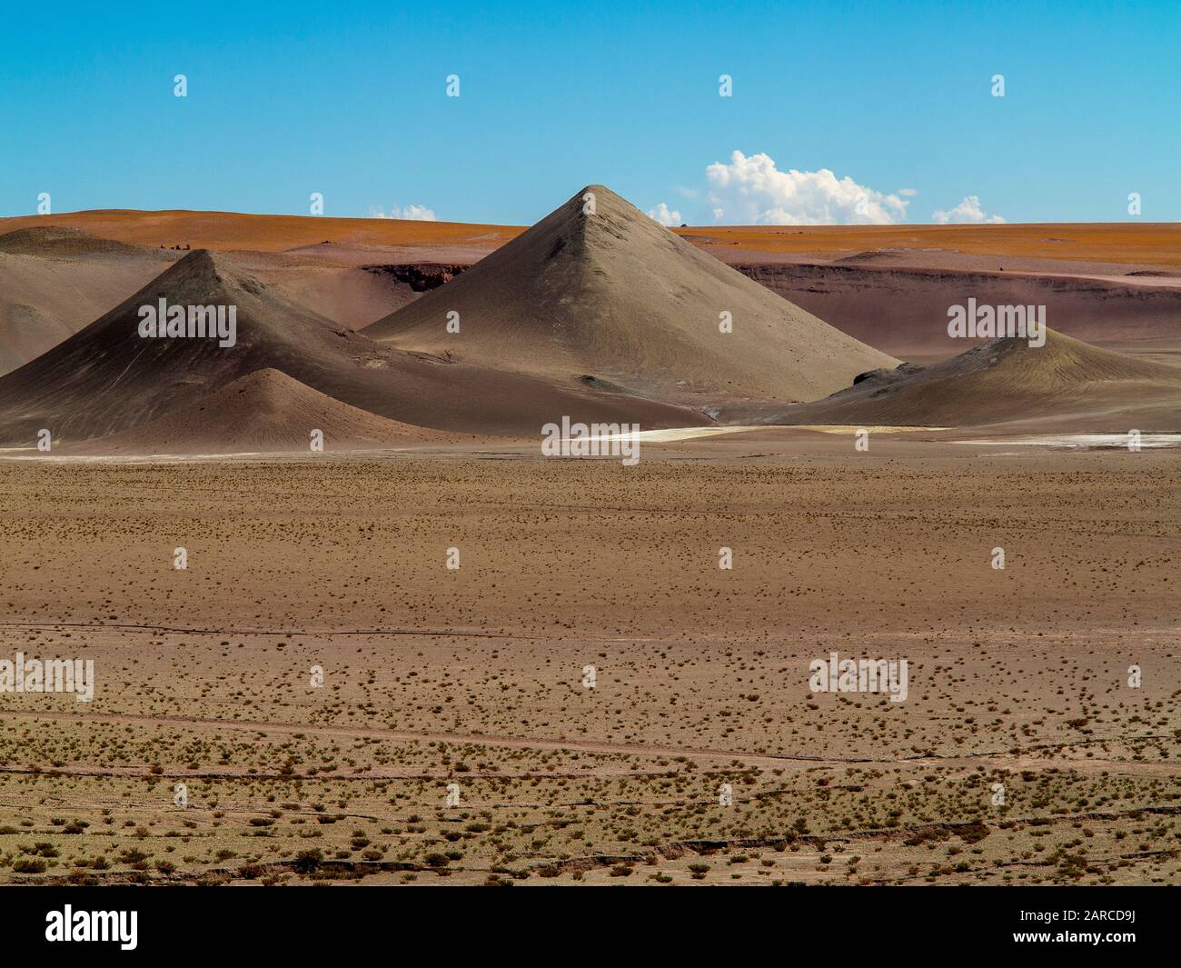 Ruta 23 on the Atacama Desert just after crossing Paso Sico, Chile ...