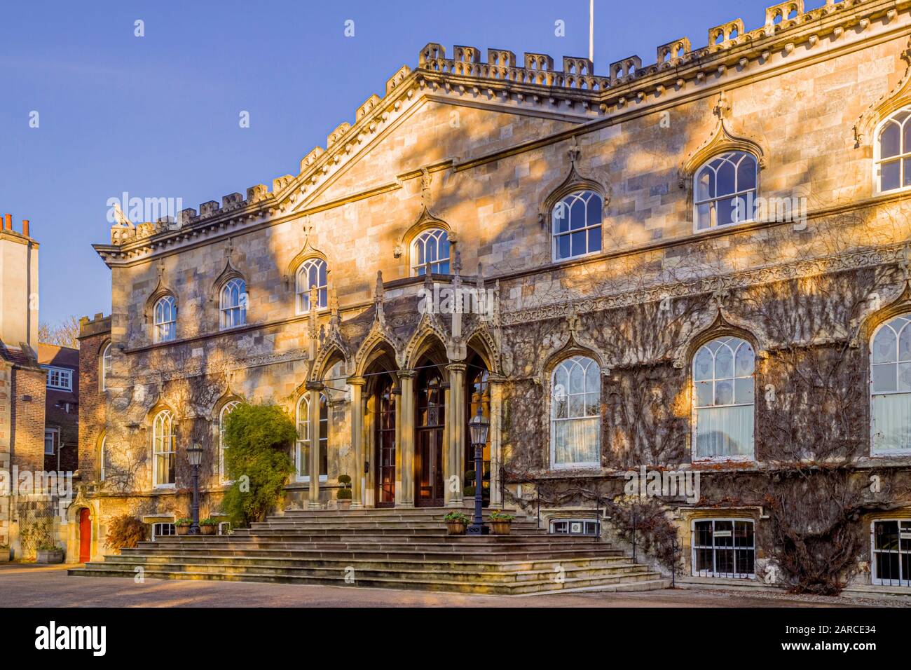 Archbishop of york hi-res stock photography and images - Alamy