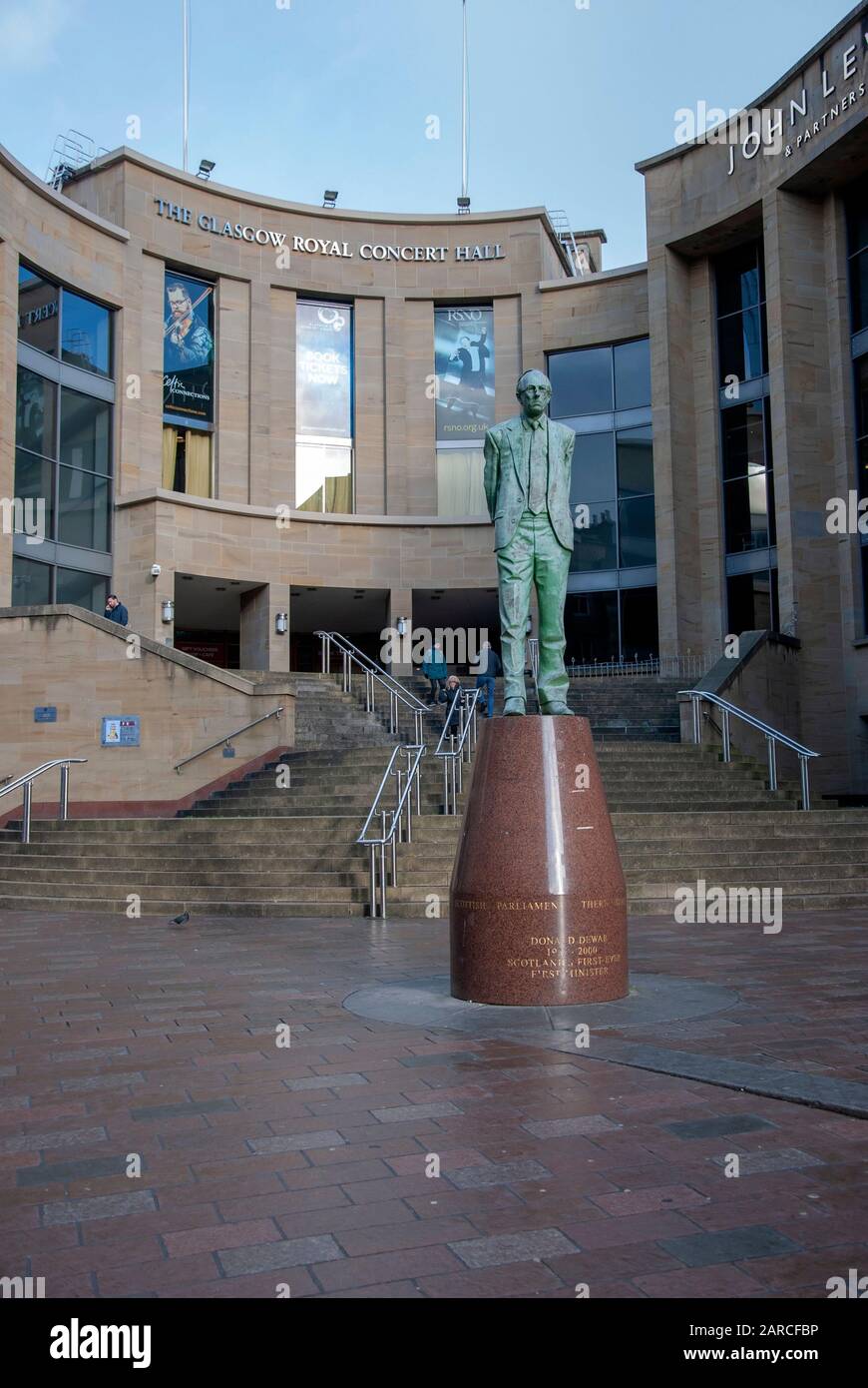 Late donald dewar hi-res stock photography and images - Alamy