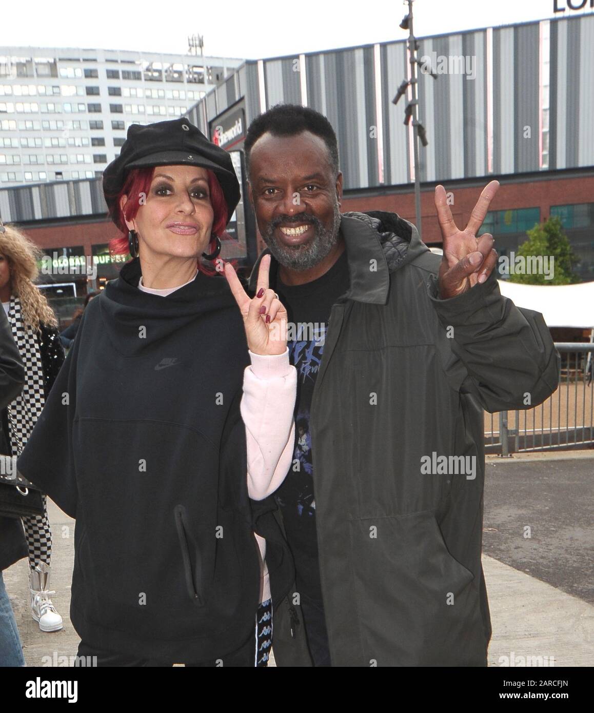 Carrie grant and david grant High Resolution Stock Photography and ...