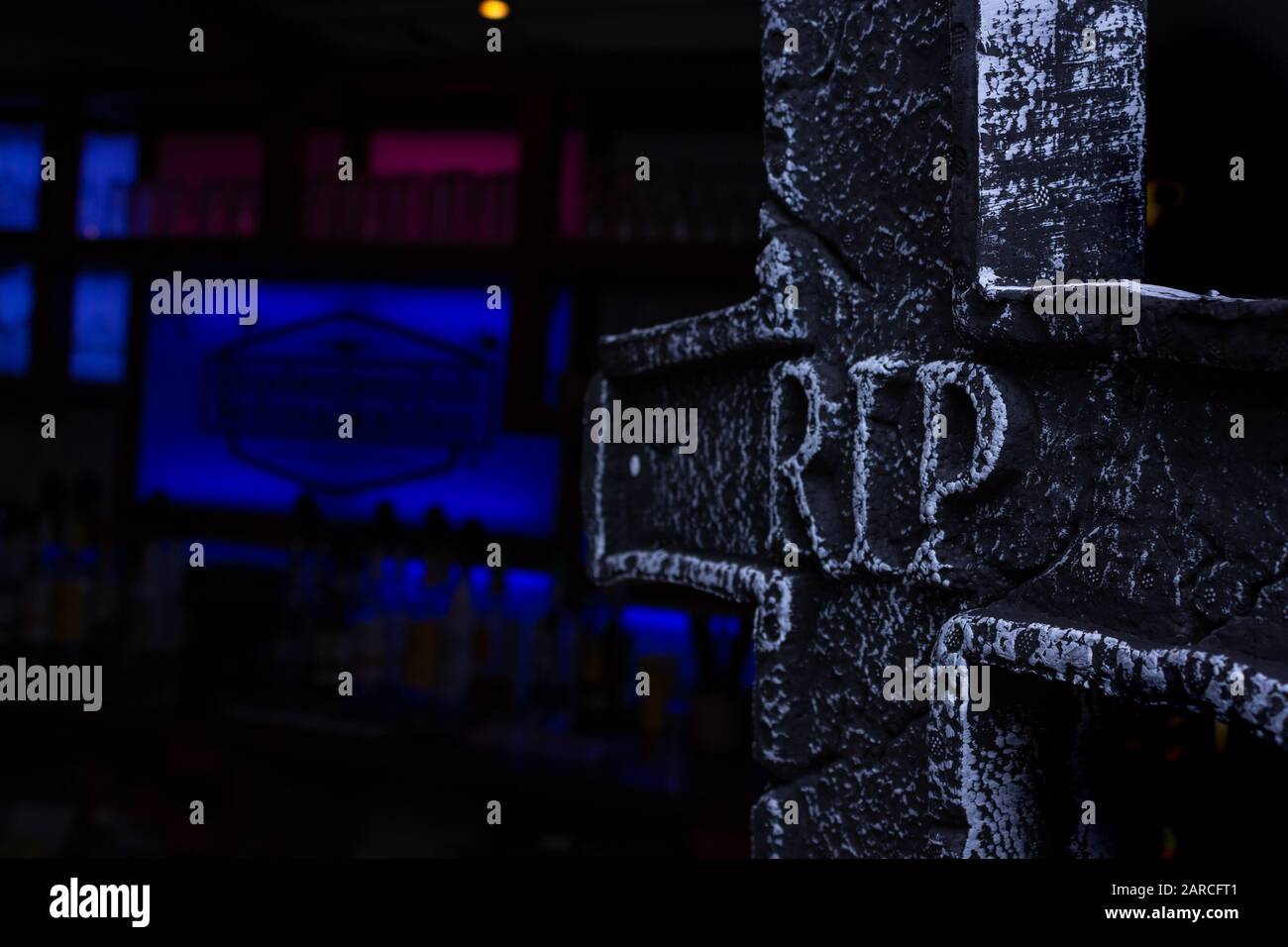 Headstone cross illustration hi-res stock photography and images - Alamy