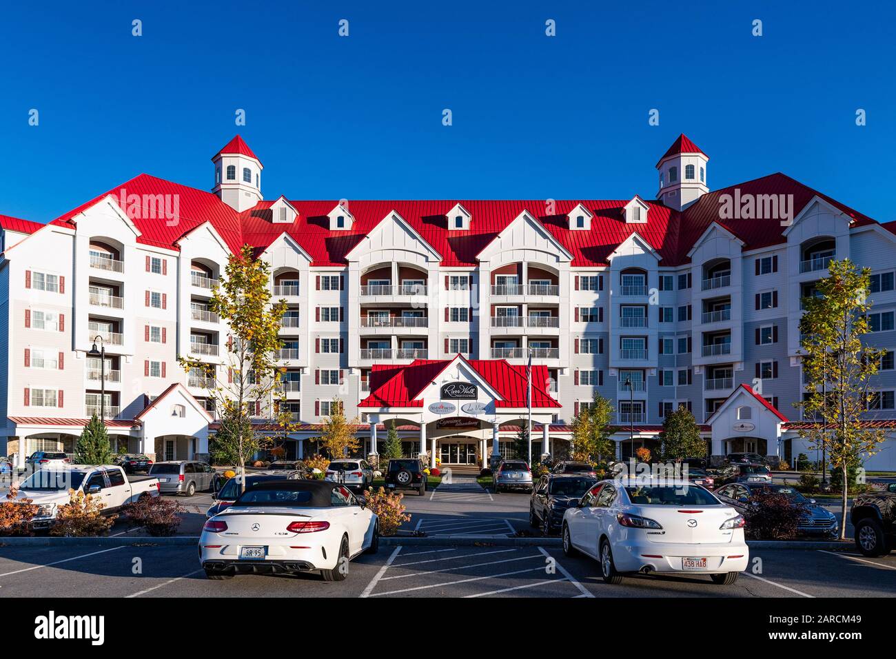 River Walk Resort Hotel at Loon Mountain Stock Photo - Alamy