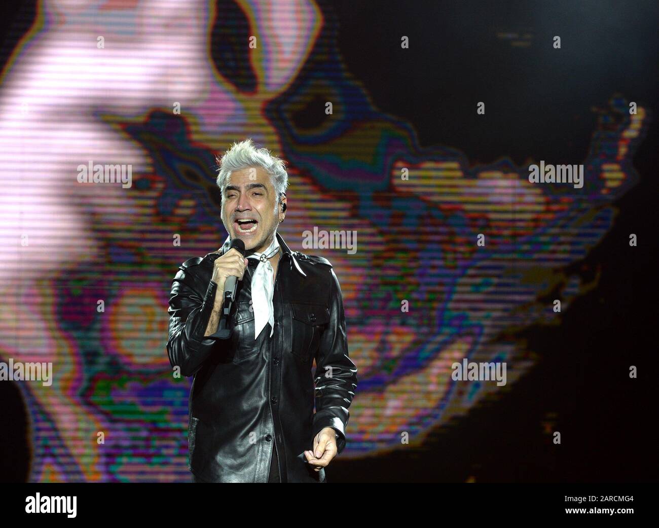 Alejandro fernandez hi-res stock photography and images - Alamy