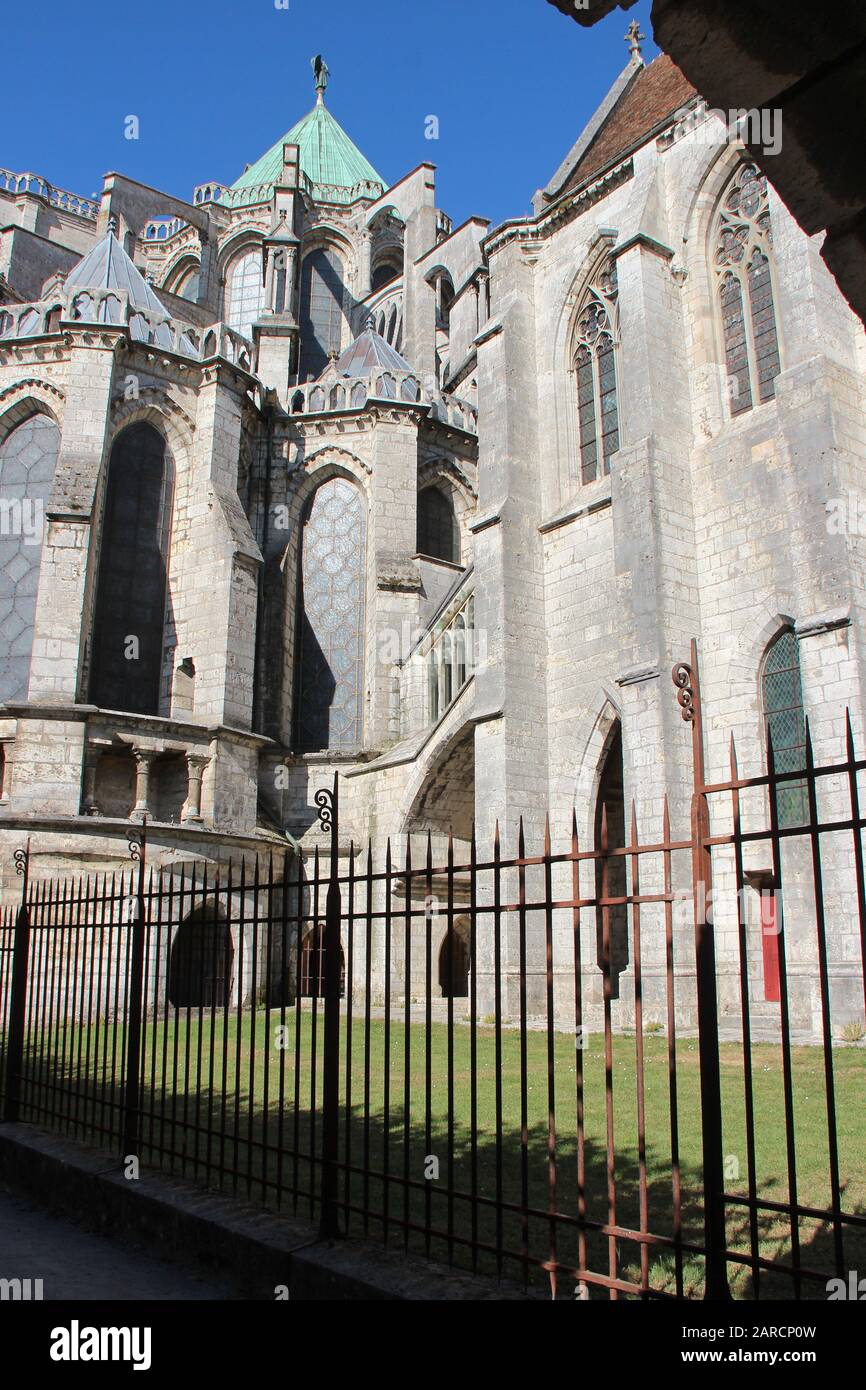 Vitrail cathédrale notre dame hi-res stock photography and images - Alamy