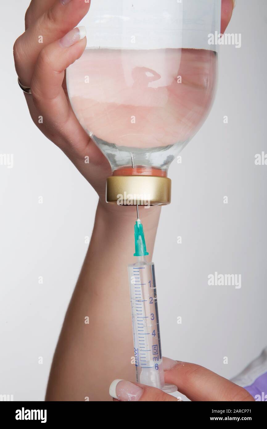 health care, nurse, nursing sister, woman, facecloth, mouth protection, syringe, medicament ...