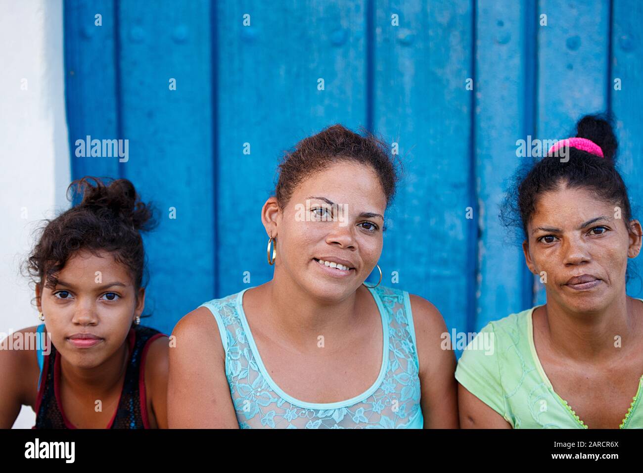 Cuban family life hi-res stock photography and images - Alamy