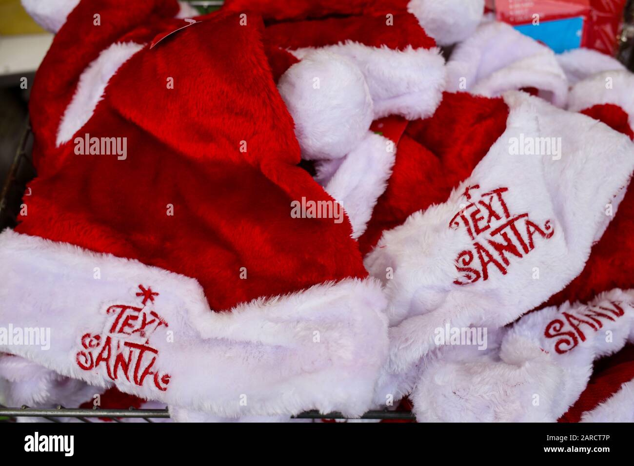 Children with santas hats hi-res stock photography and images - Alamy
