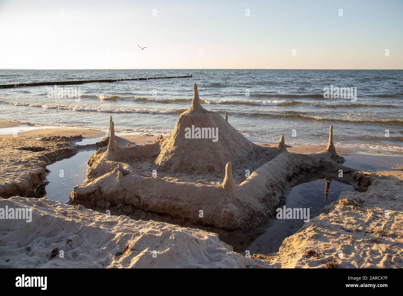Sandcastle building hi-res stock photography and images - Alamy