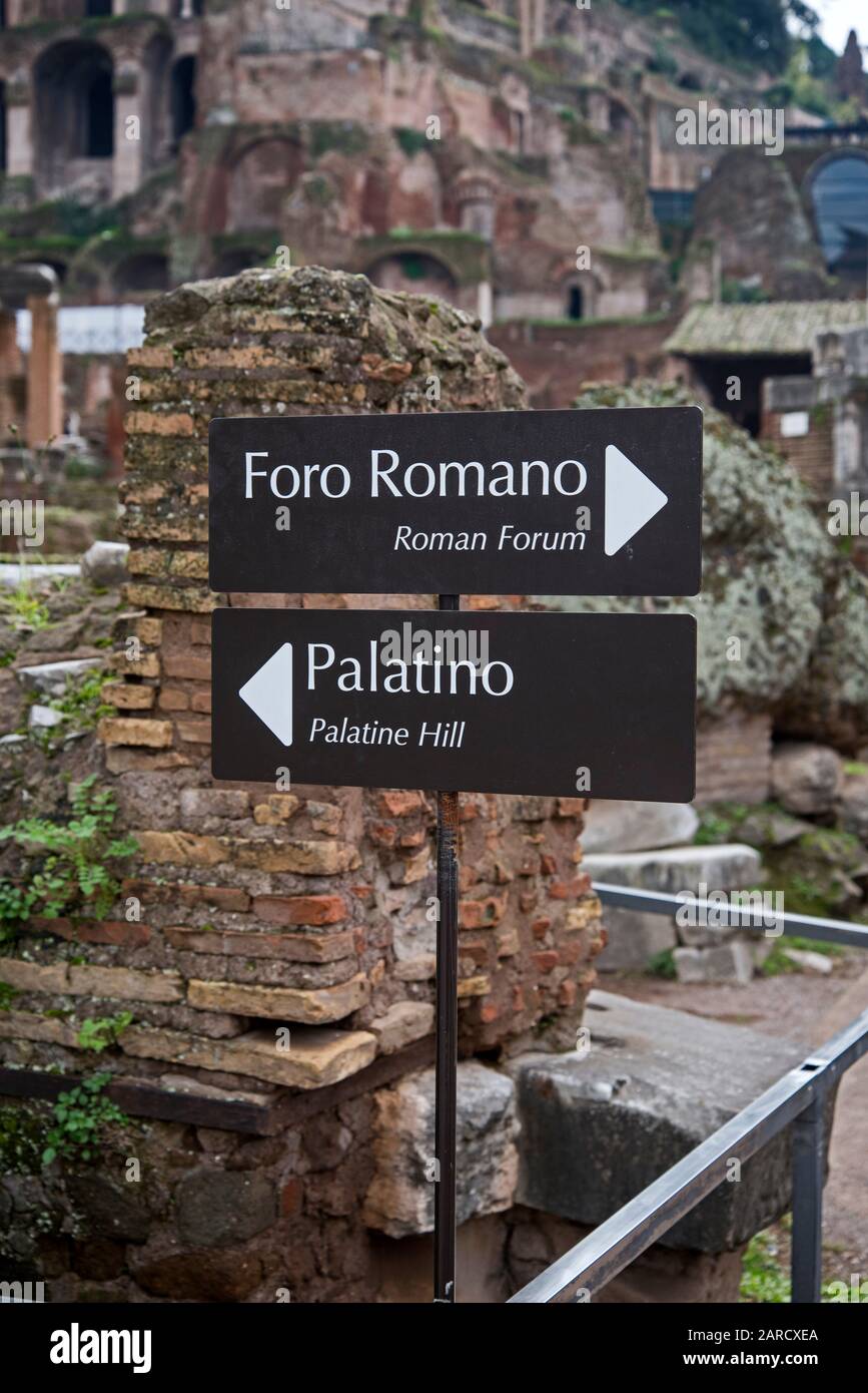 Rome sign hi-res stock photography and images - Alamy