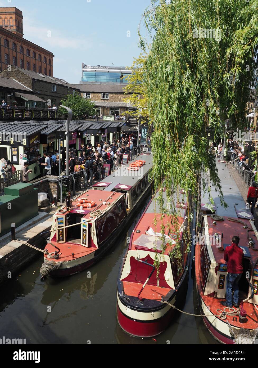 Regents canal london warehouse hi-res stock photography and images - Alamy