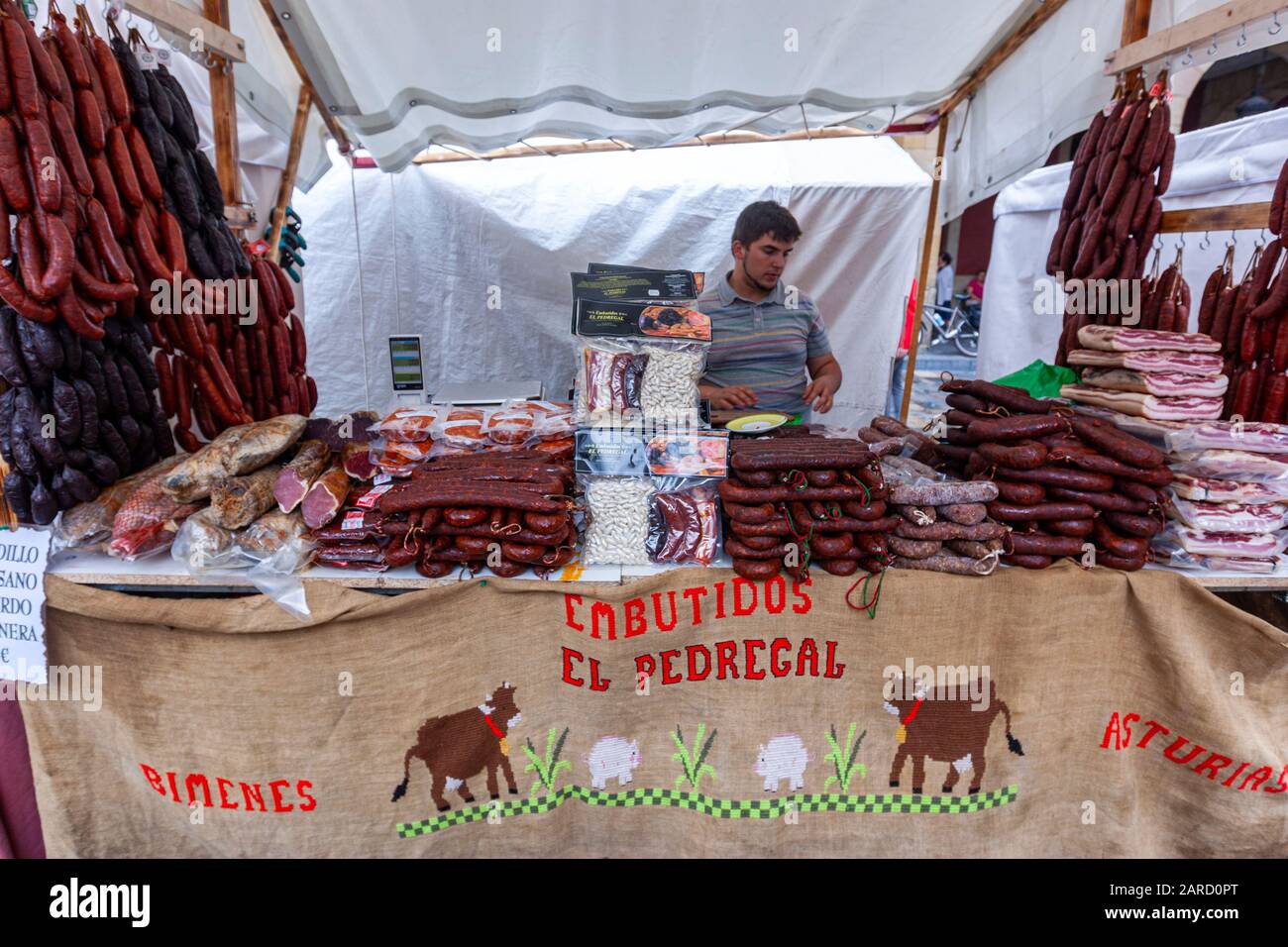 Food market in Plaza Mayor, Chorizo stand, Town Hall, Gijon, Asturias ...
