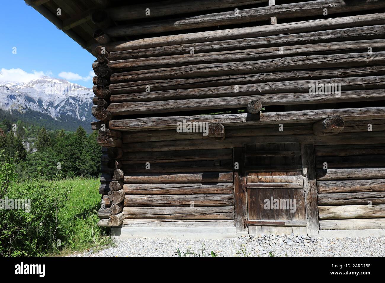Switzerland cow cabin hi-res stock photography and images - Alamy