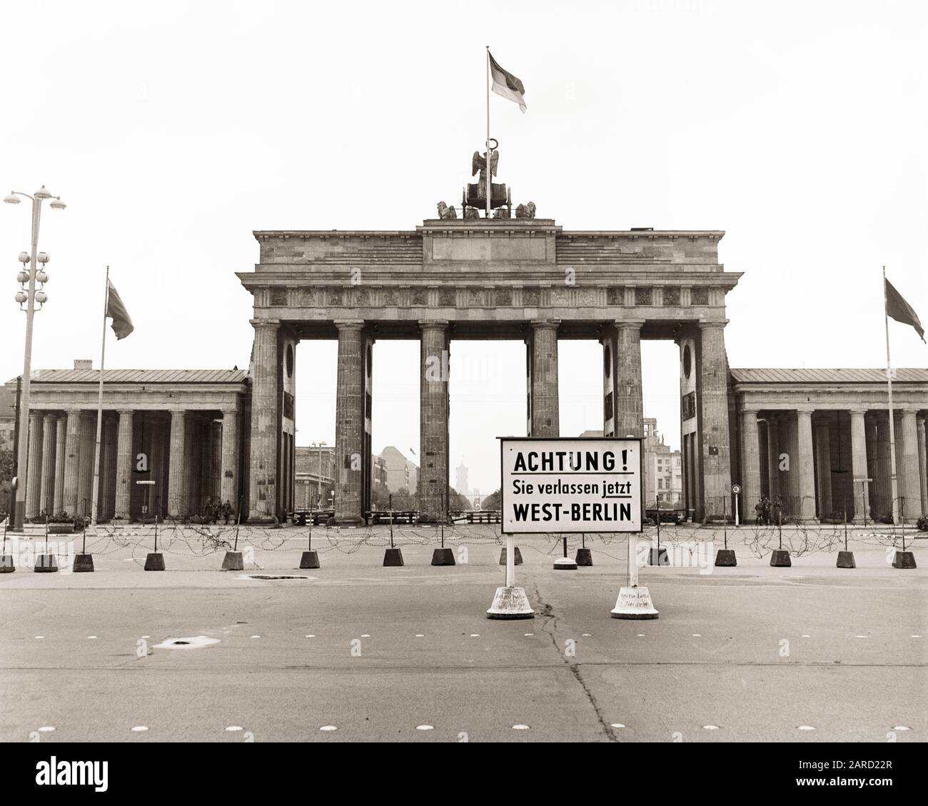 Escape from east berlin hi-res stock photography and images - Alamy