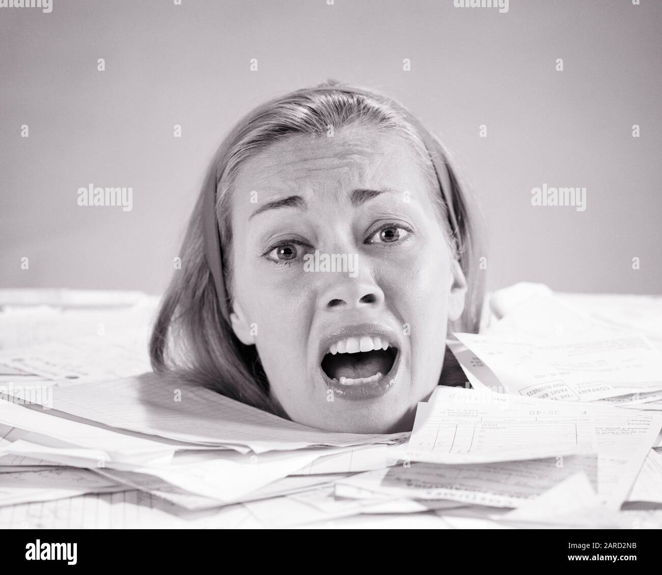 Woman eye contact unhappy paper hi-res stock photography and images - Alamy