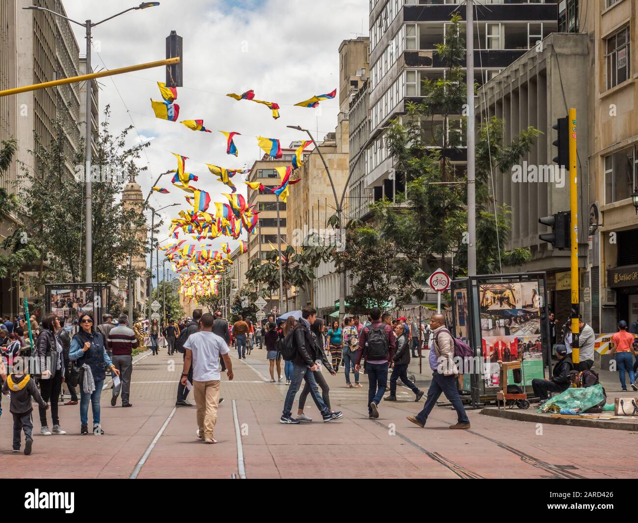 Colombian flags hi-res stock photography and images - Alamy