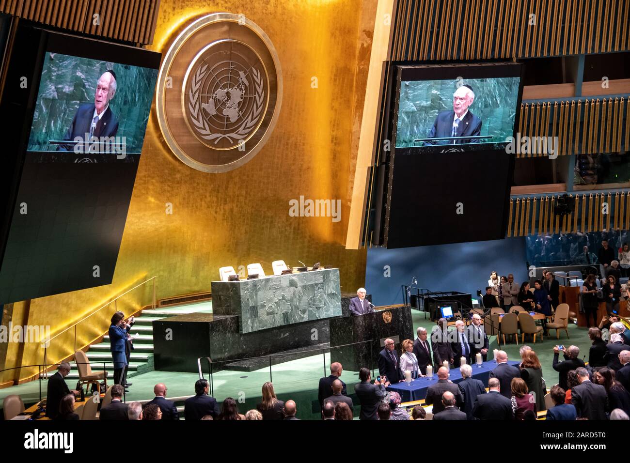 The audience stand hi-res stock photography and images - Alamy