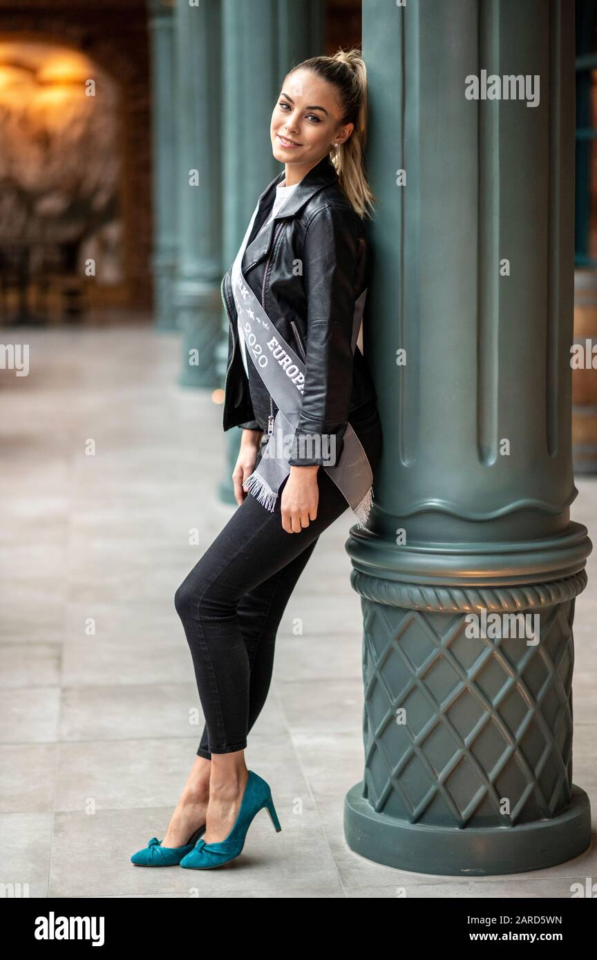 Lara runarsson hi-res stock photography and images - Alamy