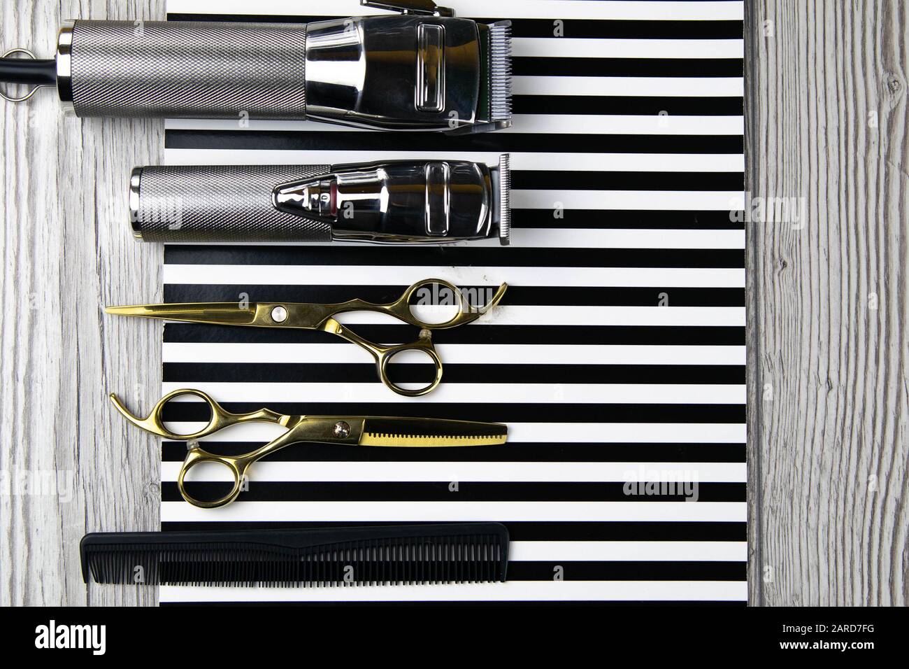 Different sizes of combs hi-res stock photography and images - Alamy