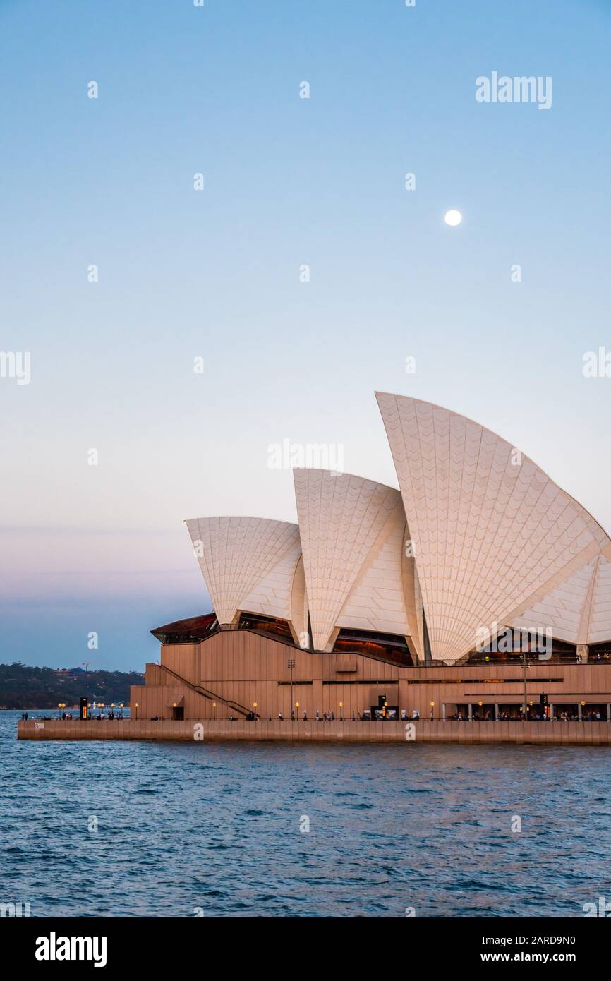 Full moon sydney hi-res stock photography and images - Alamy