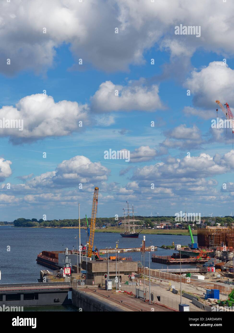 Traditional wooden masted boat hi-res stock photography and images - Alamy