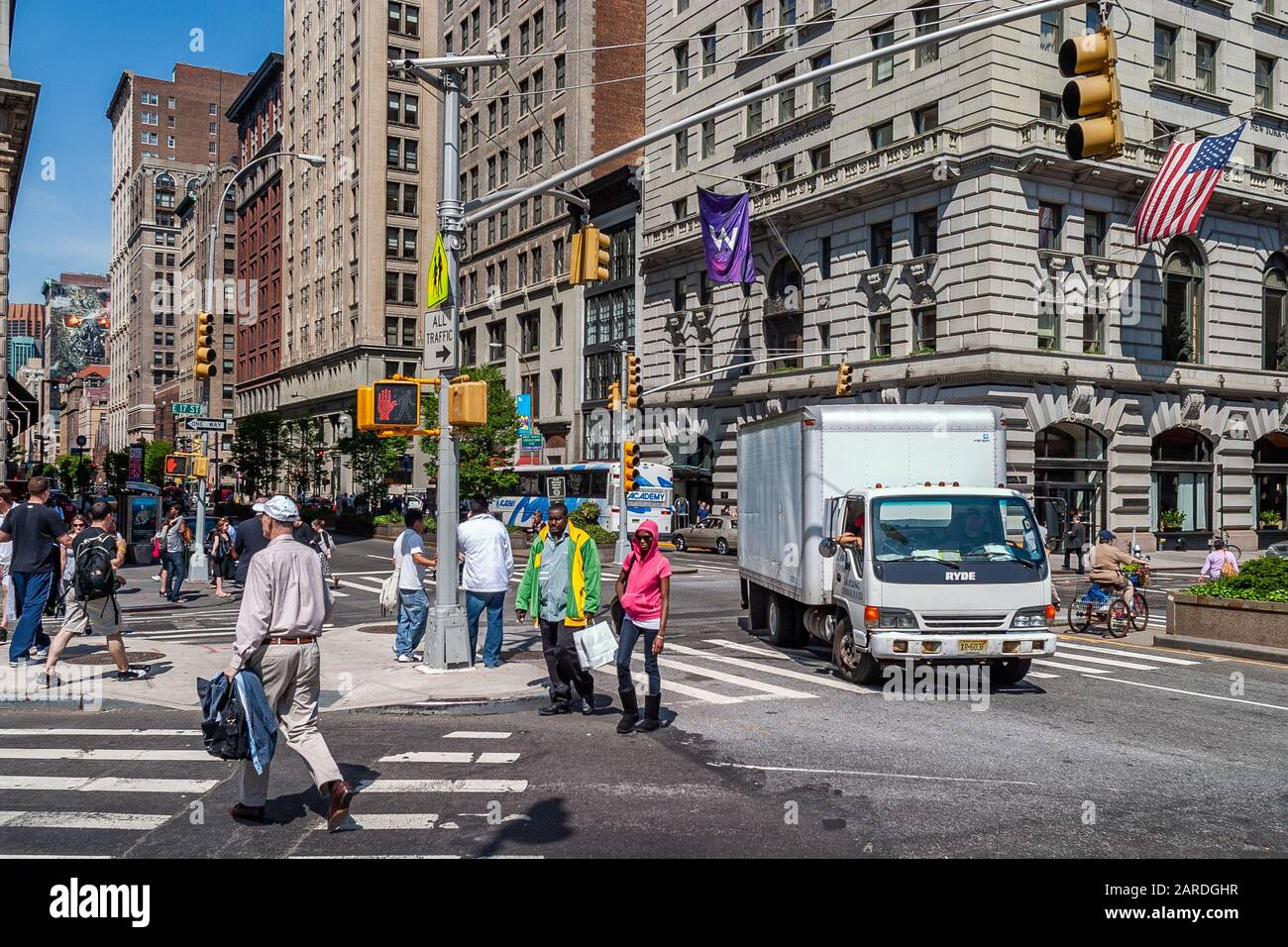 Street scene in New York City Stock Photo - Alamy