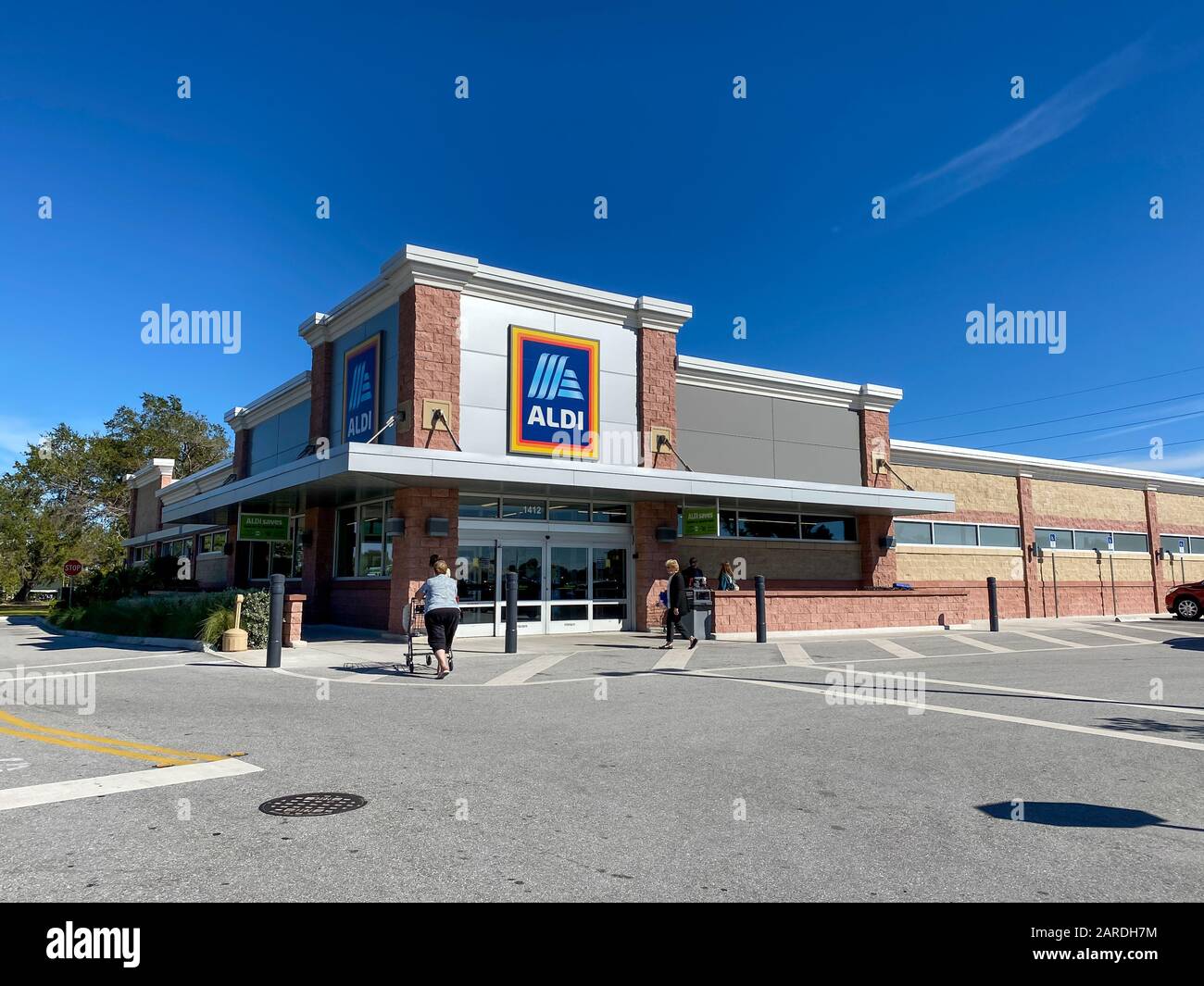 Ft. Pierce, FL/USA-1/26/20: The exterior of Aldi which is a brand of ...