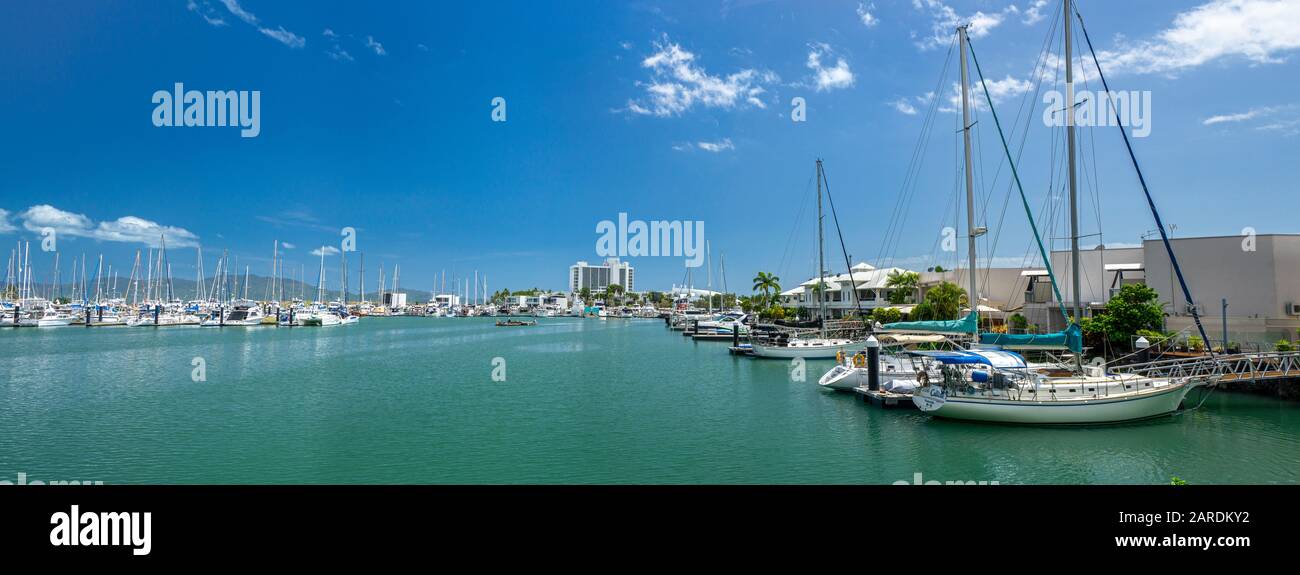 The strand townsville hi-res stock photography and images - Alamy