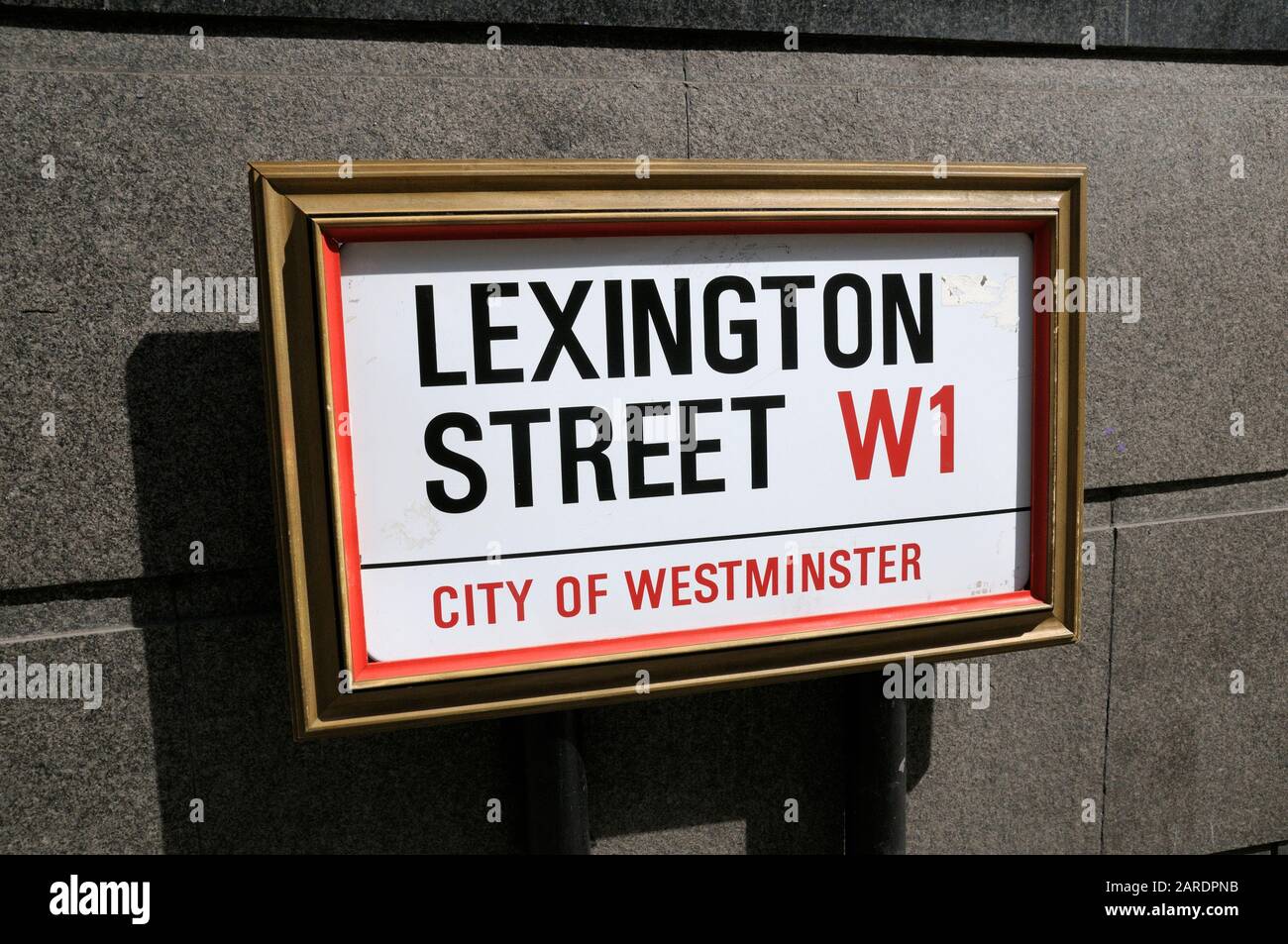Street name uk hi-res stock photography and images - Alamy