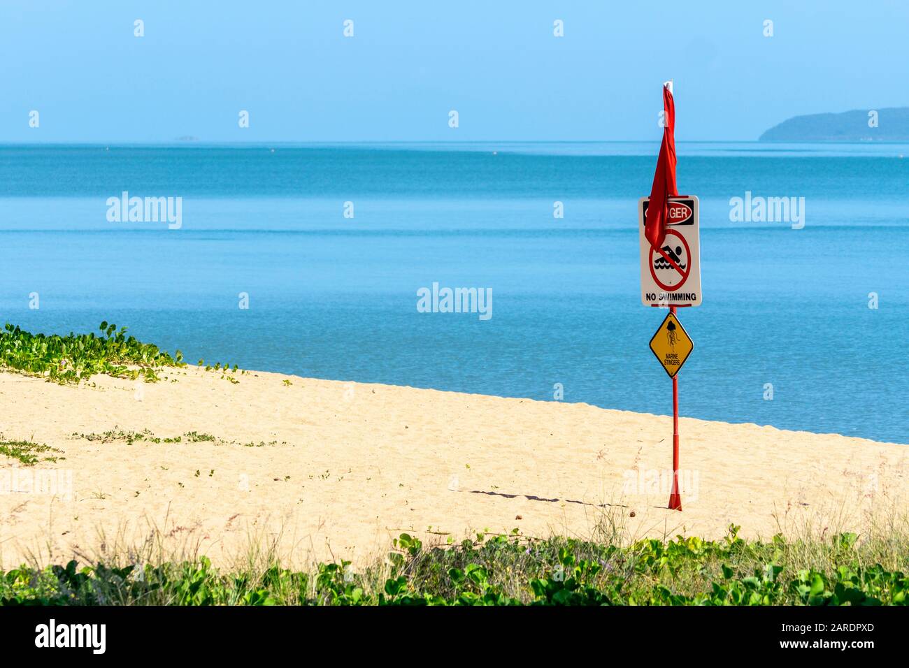 Danger marine stingers hi-res stock photography and images - Alamy