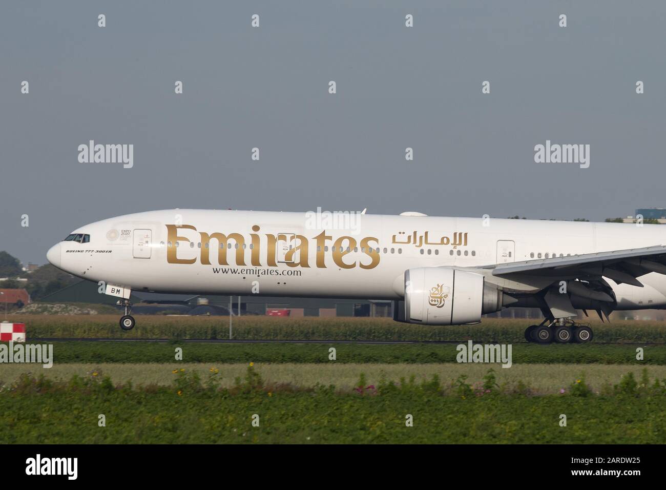 Boeing 777 extended range hi-res stock photography and images - Alamy
